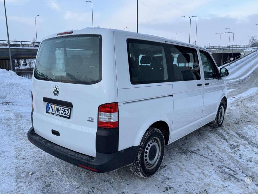 White Volkswagen Transporter 2014 in Vilnius, with an engine capacity of 1.90 L and mileage of 300 thousand km for 9350 €, photo 5 on AUTOMOTO.COM.LV