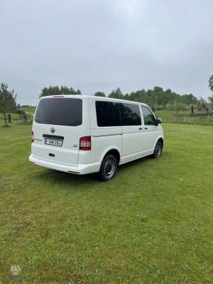 White Volkswagen Transporter 2014 in Utena, with an engine capacity of 1.97 L and mileage of 306 thousand km for 7200 €, photo 4 on AUTOMOTO.COM.LV