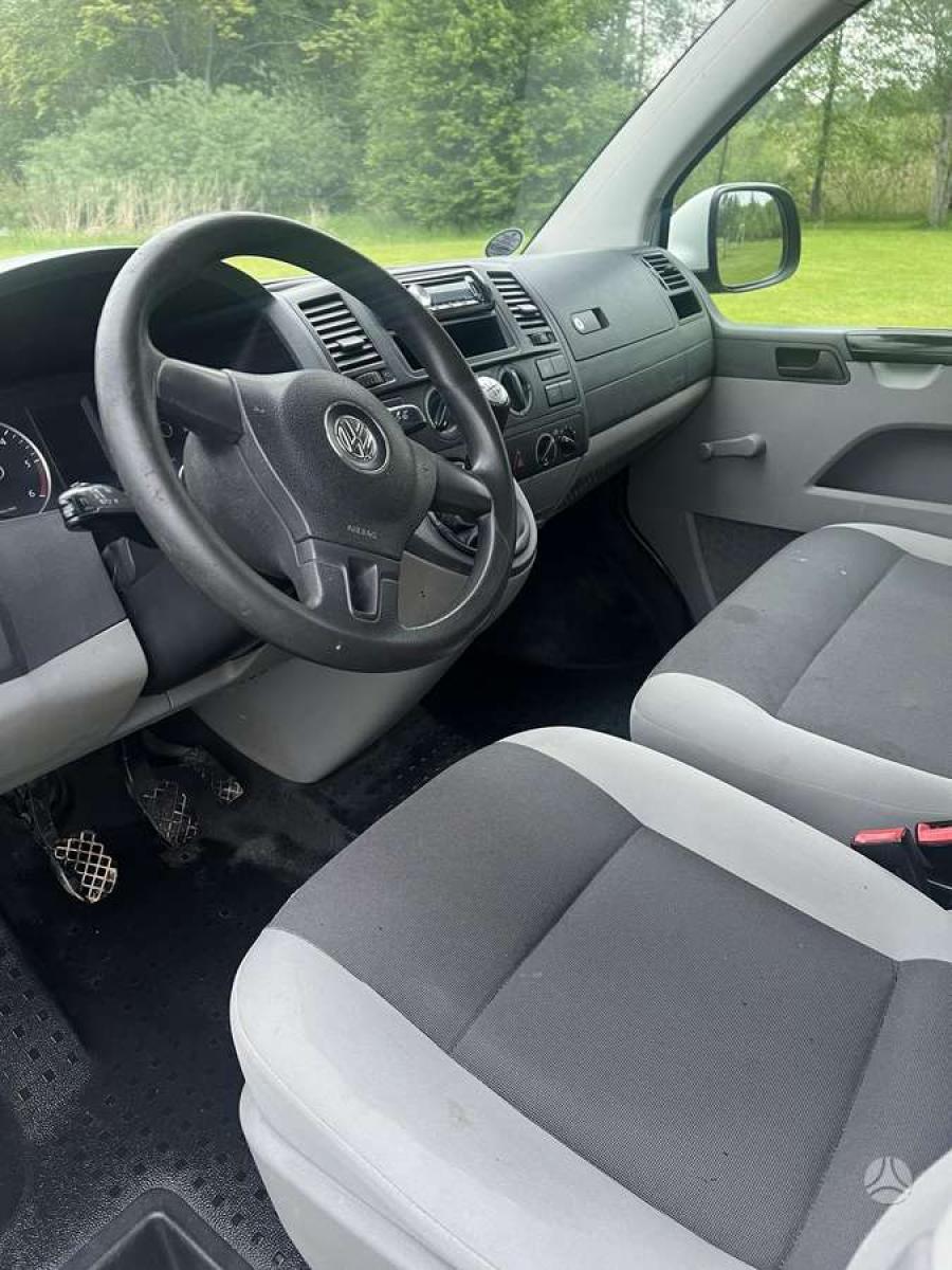 White Volkswagen Transporter 2014 in Utena, with an engine capacity of 1.97 L and mileage of 306 thousand km for 7200 €, photo 10 on AUTOMOTO.COM.LV