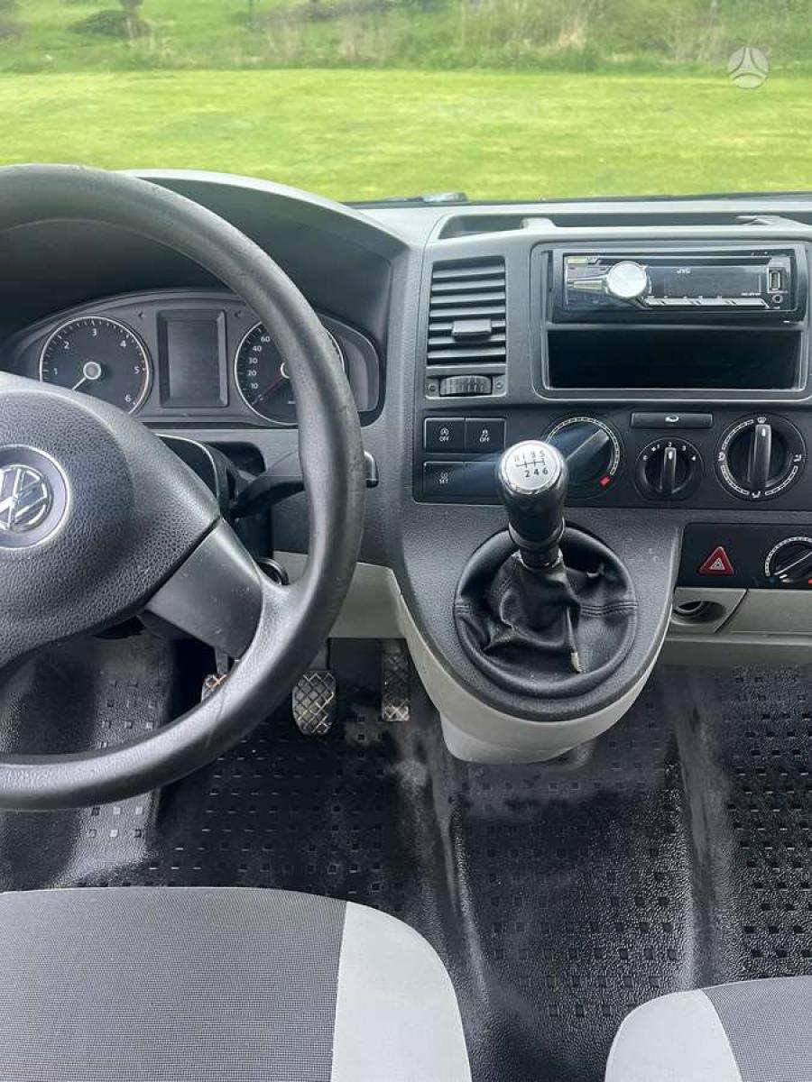 White Volkswagen Transporter 2014 in Utena, with an engine capacity of 1.97 L and mileage of 306 thousand km for 7200 €, photo 14 on AUTOMOTO.COM.LV