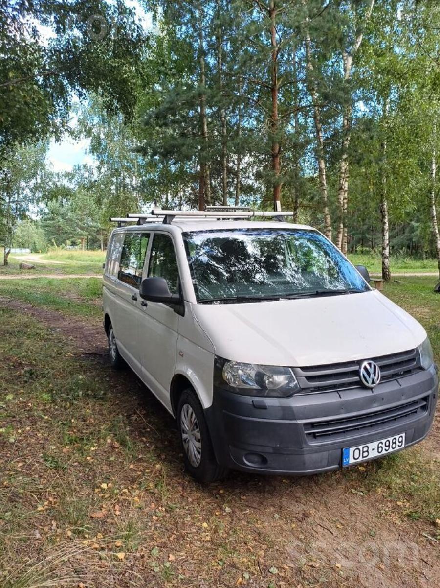 White Volkswagen Transporter 2014 in Riga, with an engine capacity of 2.00 L and mileage of 218 thousand km for 11500 €, photo 1 on AUTOMOTO.COM.LV