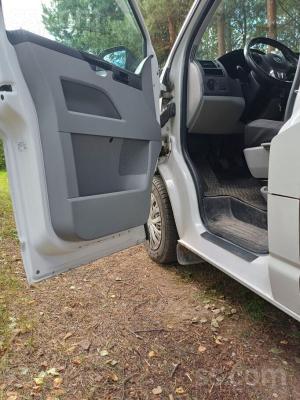 White Volkswagen Transporter 2014 in Riga, with an engine capacity of 2.00 L and mileage of 218 thousand km for 11500 €, photo 12 on AUTOMOTO.COM.LV