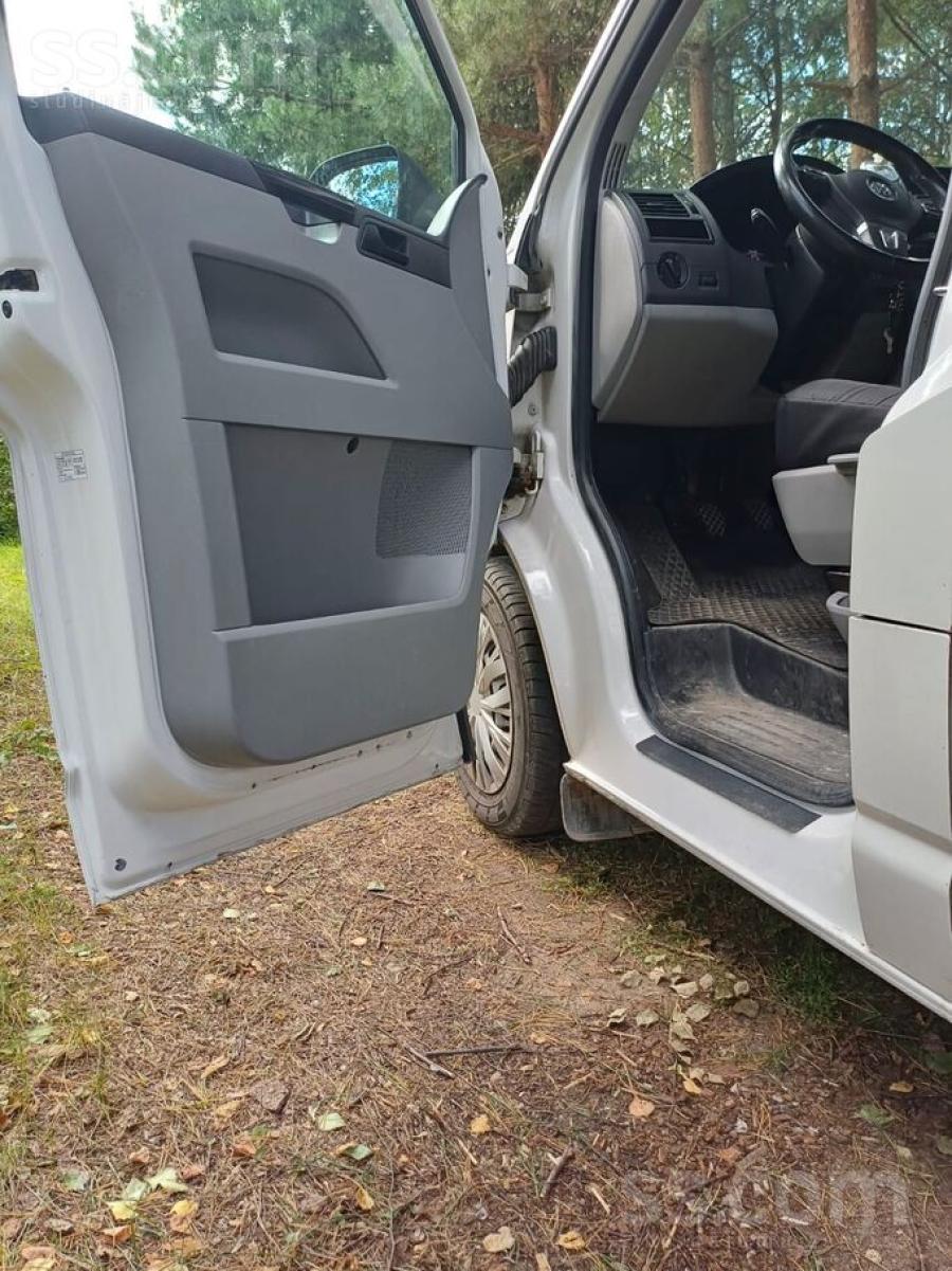 White Volkswagen Transporter 2014 in Riga, with an engine capacity of 2.00 L and mileage of 218 thousand km for 11500 €, photo 12 on AUTOMOTO.COM.LV