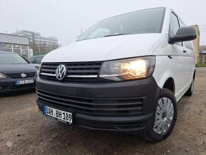 White Volkswagen Transporter 2015 in Vilnius, with an engine capacity of 2.00 L and mileage of 271 thousand km for 12300 €, photo 3 on AUTOMOTO.COM.LV