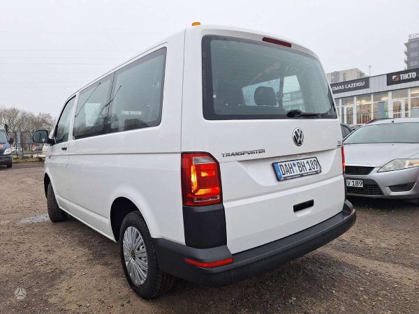 White Volkswagen Transporter 2015 in Vilnius, with an engine capacity of 2.00 L and mileage of 271 thousand km for 12300 €, photo 6 on AUTOMOTO.COM.LV