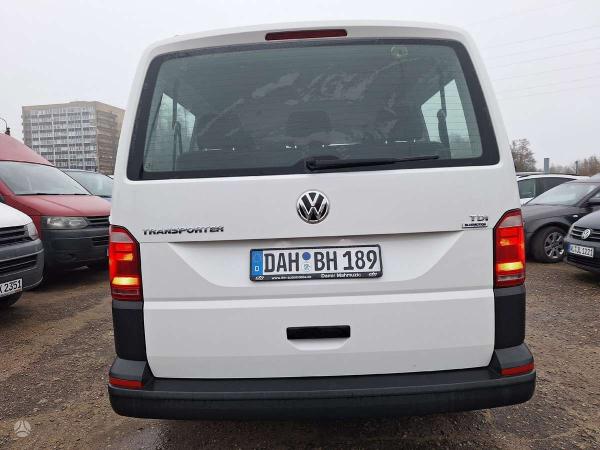 White Volkswagen Transporter 2015 in Vilnius, with an engine capacity of 2.00 L and mileage of 271 thousand km for 12300 €, photo 7 on AUTOMOTO.COM.LV