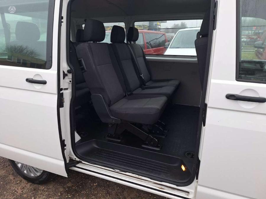 White Volkswagen Transporter 2015 in Vilnius, with an engine capacity of 2.00 L and mileage of 271 thousand km for 12300 €, photo 12 on AUTOMOTO.COM.LV