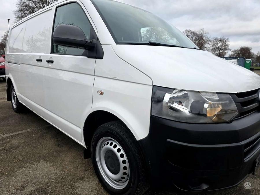 White Volkswagen Transporter 2015 in Marijampole, with an engine capacity of 1.97 L and mileage of 279 thousand km for 5950 €, photo 1 on AUTOMOTO.COM.LV