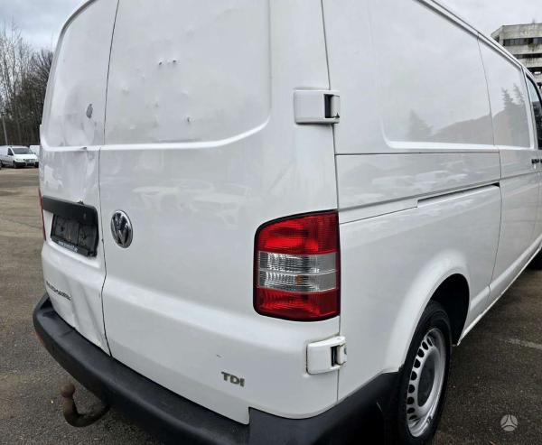 Balts Volkswagen Transporter 2015 Marijampole, ar dzinēja tilpumu 1.97 L un nobraukumu 279 tūkst. km par 5950 €, foto 6 vietnē AUTOMOTO.COM.LV