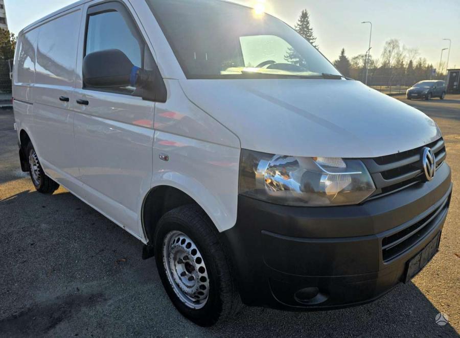 Balts Volkswagen Transporter 2015 Marijampole, ar dzinēja tilpumu 1.96 L un nobraukumu 318 tūkst. km par 4950 €, foto 7 vietnē AUTOMOTO.COM.LV