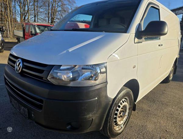 White Volkswagen Transporter 2015 in Marijampole, with an engine capacity of 1.96 L and mileage of 318 thousand km for 4950 €, photo 8 on AUTOMOTO.COM.LV