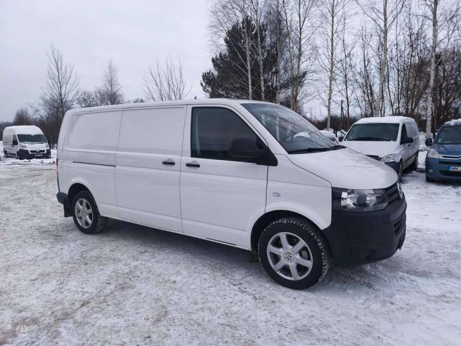 Balts Volkswagen Transporter 2015 Kretinga, ar dzinēja tilpumu 1.97 L un nobraukumu 250 tūkst. km par 11000 €, foto 1 vietnē AUTOMOTO.COM.LV