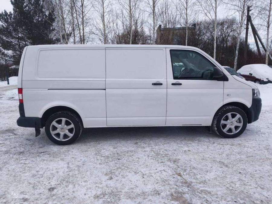 Balts Volkswagen Transporter 2015 Kretinga, ar dzinēja tilpumu 1.97 L un nobraukumu 250 tūkst. km par 11000 €, foto 4 vietnē AUTOMOTO.COM.LV