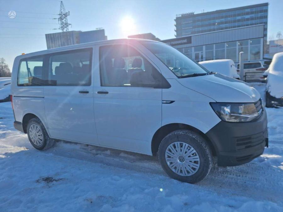 White Volkswagen Transporter 2015 in Vilnius, with an engine capacity of 2.00 L and mileage of 272 thousand km for 11650 €, photo 4 on AUTOMOTO.COM.LV