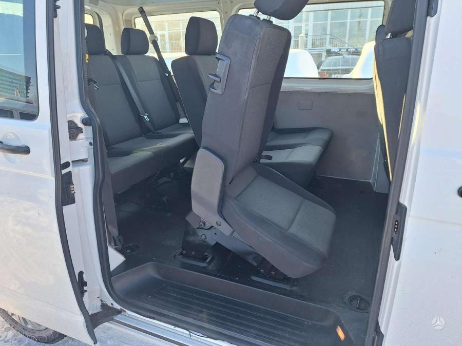 White Volkswagen Transporter 2015 in Vilnius, with an engine capacity of 2.00 L and mileage of 272 thousand km for 11650 €, photo 11 on AUTOMOTO.COM.LV