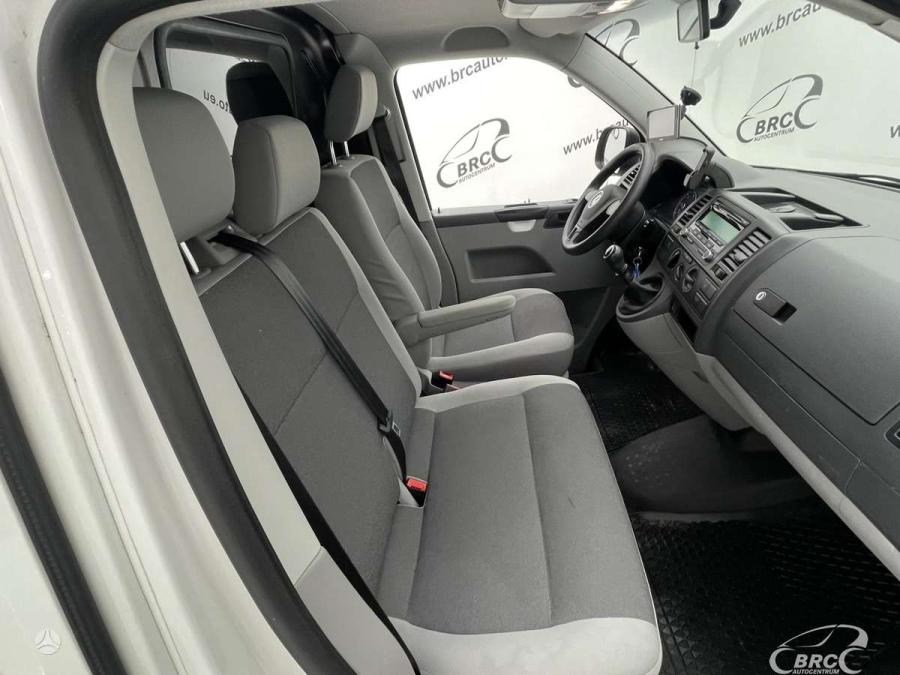 White Volkswagen Transporter 2015 in Vilnius, with an engine capacity of 1.97 L and mileage of 209 thousand km for 11900 €, photo 7 on AUTOMOTO.COM.LV