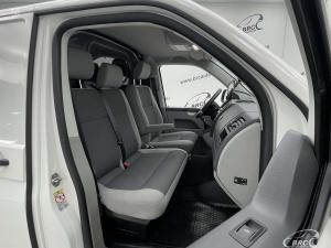 White Volkswagen Transporter 2015 in Vilnius, with an engine capacity of 1.97 L and mileage of 209 thousand km for 11900 €, photo 8 on AUTOMOTO.COM.LV