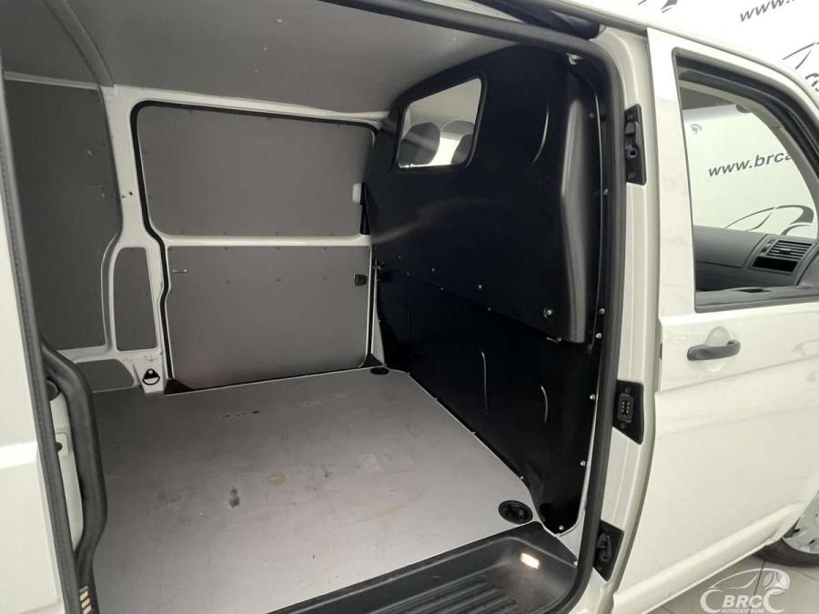 White Volkswagen Transporter 2015 in Vilnius, with an engine capacity of 1.97 L and mileage of 209 thousand km for 11900 €, photo 12 on AUTOMOTO.COM.LV