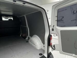White Volkswagen Transporter 2015 in Vilnius, with an engine capacity of 1.97 L and mileage of 209 thousand km for 11900 €, photo 15 on AUTOMOTO.COM.LV