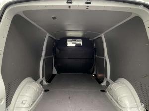 White Volkswagen Transporter 2015 in Vilnius, with an engine capacity of 1.97 L and mileage of 209 thousand km for 11900 €, photo 17 on AUTOMOTO.COM.LV