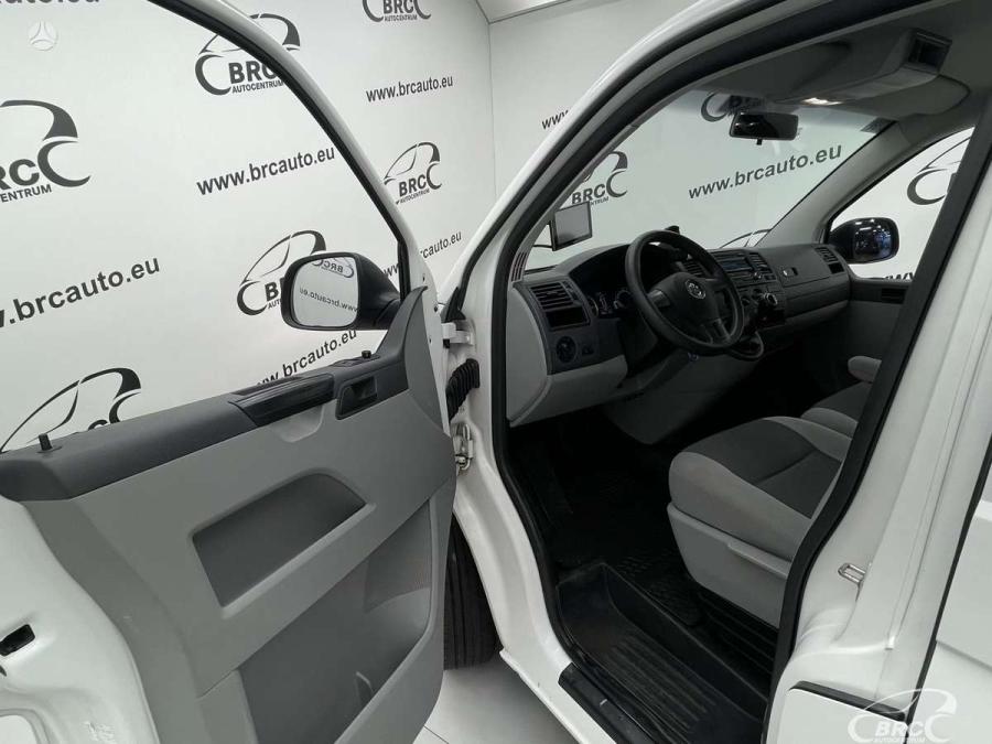 White Volkswagen Transporter 2015 in Vilnius, with an engine capacity of 1.97 L and mileage of 209 thousand km for 11900 €, photo 19 on AUTOMOTO.COM.LV