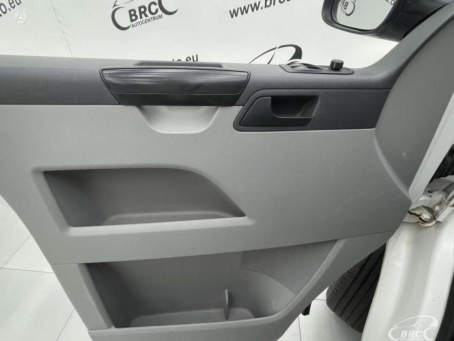 White Volkswagen Transporter 2015 in Vilnius, with an engine capacity of 1.97 L and mileage of 209 thousand km for 11900 €, photo 20 on AUTOMOTO.COM.LV