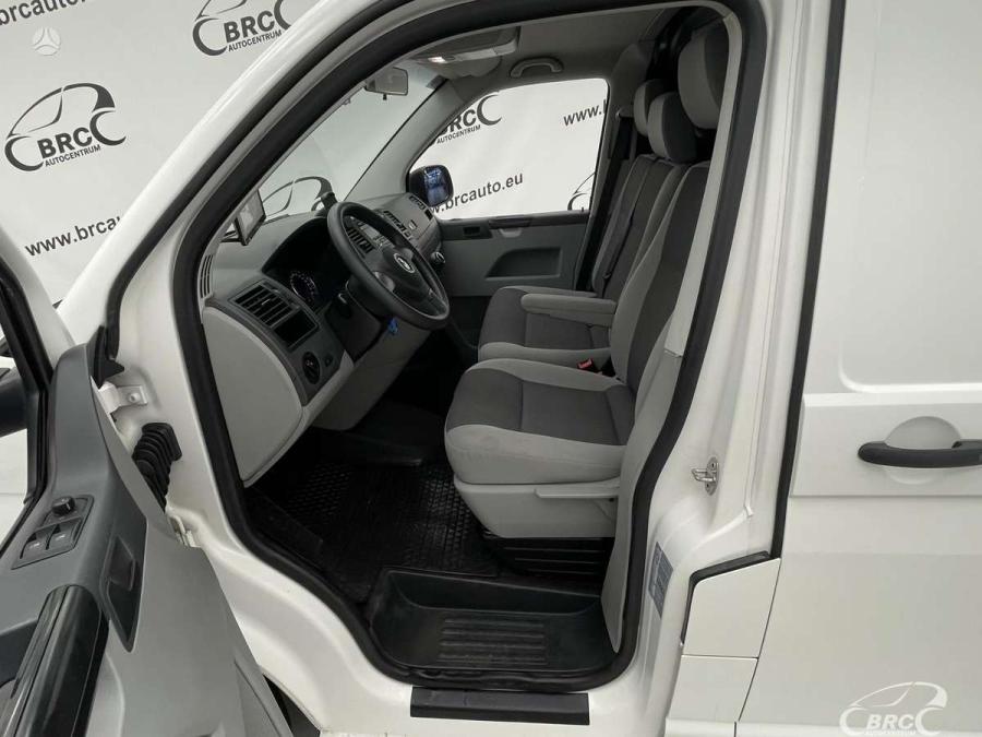 White Volkswagen Transporter 2015 in Vilnius, with an engine capacity of 1.97 L and mileage of 209 thousand km for 11900 €, photo 21 on AUTOMOTO.COM.LV