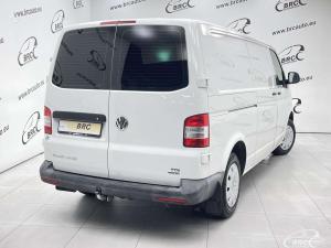 White Volkswagen Transporter 2015 in Vilnius, with an engine capacity of 1.97 L and mileage of 209 thousand km for 11900 €, photo 31 on AUTOMOTO.COM.LV