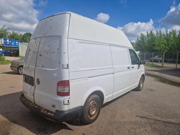 Balts Volkswagen Transporter 2015 Viļņa, ar dzinēja tilpumu 2.00 L un nobraukumu 235 tūkst. km par 10000 €, foto 4 vietnē AUTOMOTO.COM.LV