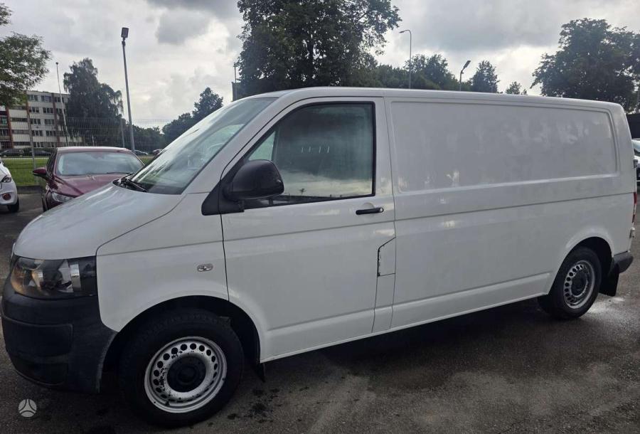 White Volkswagen Transporter 2015 in Marijampole, with an engine capacity of 1.97 L and mileage of 280 thousand km for 4200 €, photo 3 on AUTOMOTO.COM.LV