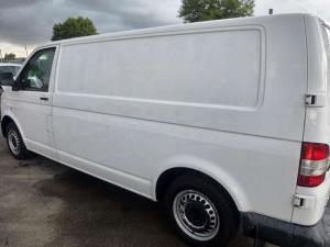 White Volkswagen Transporter 2015 in Marijampole, with an engine capacity of 1.97 L and mileage of 280 thousand km for 4200 €, photo 4 on AUTOMOTO.COM.LV