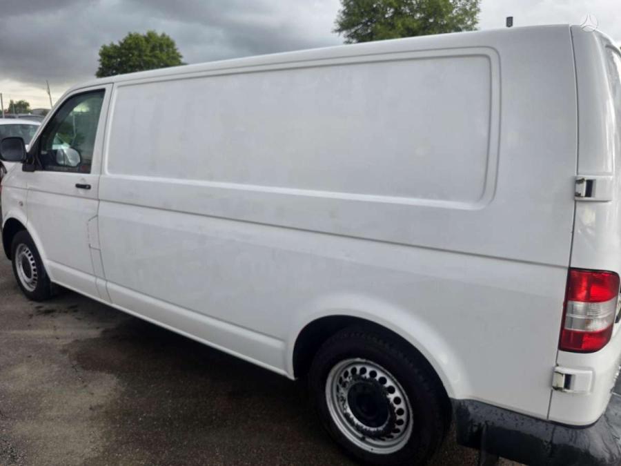 White Volkswagen Transporter 2015 in Marijampole, with an engine capacity of 1.97 L and mileage of 280 thousand km for 4200 €, photo 4 on AUTOMOTO.COM.LV