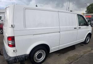 White Volkswagen Transporter 2015 in Marijampole, with an engine capacity of 1.97 L and mileage of 280 thousand km for 4200 €, photo 7 on AUTOMOTO.COM.LV