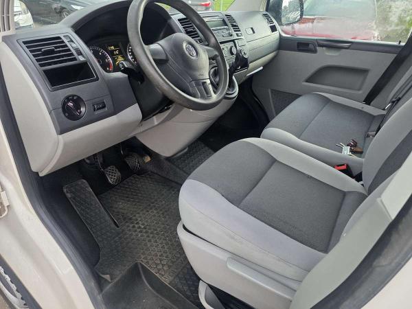 Balts Volkswagen Transporter 2015 Marijampole, ar dzinēja tilpumu 1.97 L un nobraukumu 280 tūkst. km par 4200 €, foto 8 vietnē AUTOMOTO.COM.LV