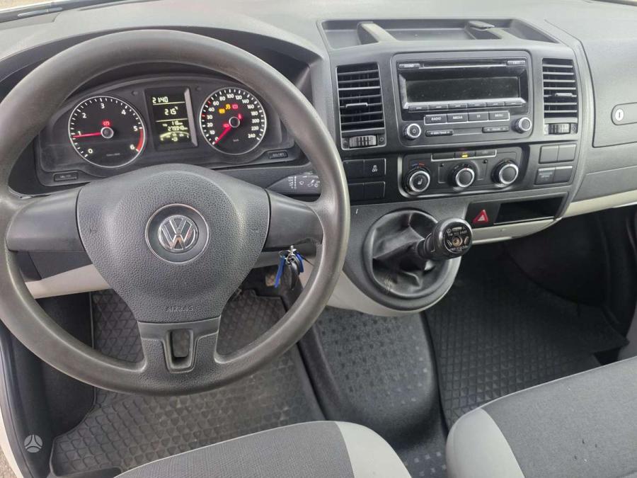White Volkswagen Transporter 2015 in Marijampole, with an engine capacity of 1.97 L and mileage of 280 thousand km for 4200 €, photo 10 on AUTOMOTO.COM.LV