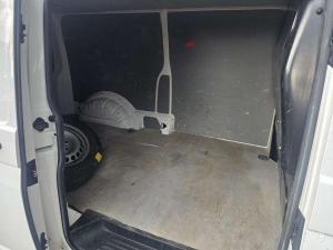 White Volkswagen Transporter 2015 in Marijampole, with an engine capacity of 1.97 L and mileage of 280 thousand km for 4200 €, photo 13 on AUTOMOTO.COM.LV