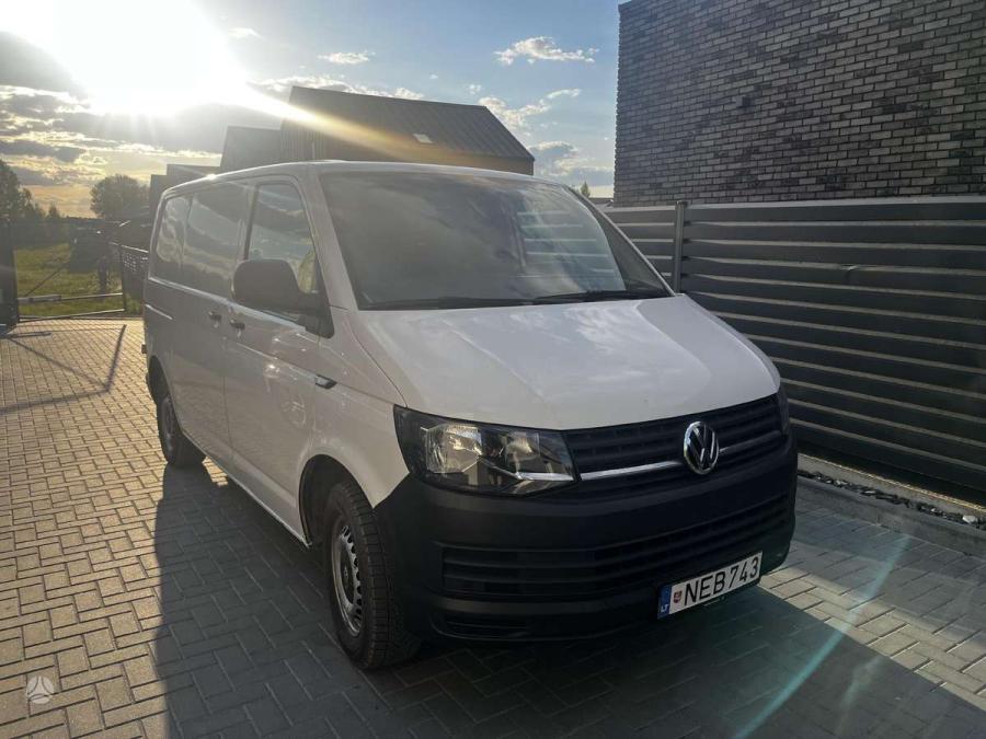 White Volkswagen Transporter 2016 in Vilnius, with an engine capacity of 2.00 L and mileage of 255 thousand km for 10500 €, photo 2 on AUTOMOTO.COM.LV