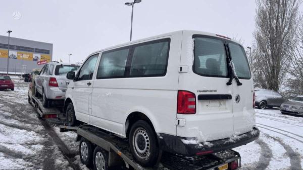 Balts Volkswagen Transporter 2016 Raseiniai, ar dzinēja tilpumu 2.00 L un nobraukumu 256 tūkst. km par 12700 €, foto 2 vietnē AUTOMOTO.COM.LV