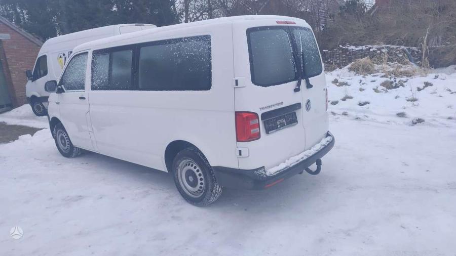 White Volkswagen Transporter 2016 in Jonava, with an engine capacity of 2.00 L and mileage of 280 thousand km for 11300 €, photo 3 on AUTOMOTO.COM.LV