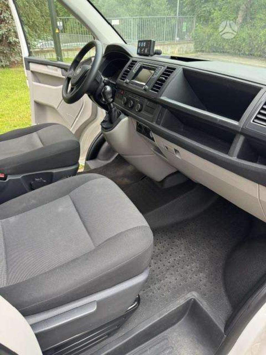 White Volkswagen Transporter 2016 in Vilnius, with an engine capacity of 1.97 L and mileage of 353 thousand km for 9000 €, photo 11 on AUTOMOTO.COM.LV