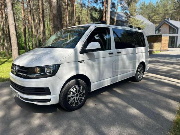 White Volkswagen Transporter 2016 in Vilnius, with an engine capacity of 1.97 L and mileage of 349 thousand km for 11900 €, photo 3 on AUTOMOTO.COM.LV