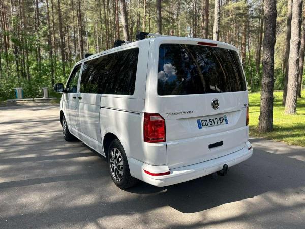 White Volkswagen Transporter 2016 in Vilnius, with an engine capacity of 1.97 L and mileage of 349 thousand km for 11900 €, photo 5 on AUTOMOTO.COM.LV