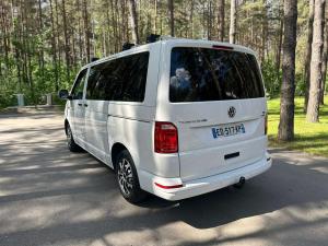 White Volkswagen Transporter 2016 in Vilnius, with an engine capacity of 1.97 L and mileage of 349 thousand km for 11900 €, photo 6 on AUTOMOTO.COM.LV