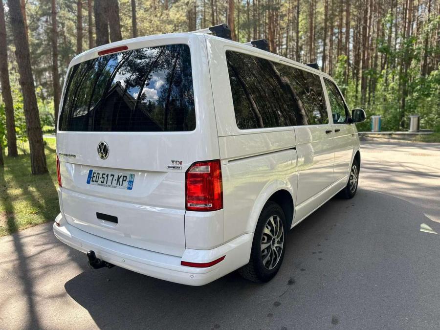 White Volkswagen Transporter 2016 in Vilnius, with an engine capacity of 1.97 L and mileage of 349 thousand km for 11900 €, photo 8 on AUTOMOTO.COM.LV