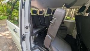 Balts Volkswagen Transporter 2016 Klaipėda, ar dzinēja tilpumu 2.00 L un nobraukumu 287 tūkst. km par 11990 €, foto 14 vietnē AUTOMOTO.COM.LV