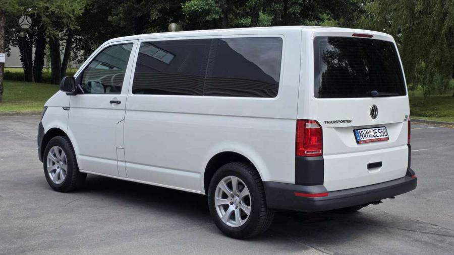 White Volkswagen Transporter 2016 in Klaipeda, with an engine capacity of 2.00 L and mileage of 287 thousand km for 11990 €, photo 3 on AUTOMOTO.COM.LV