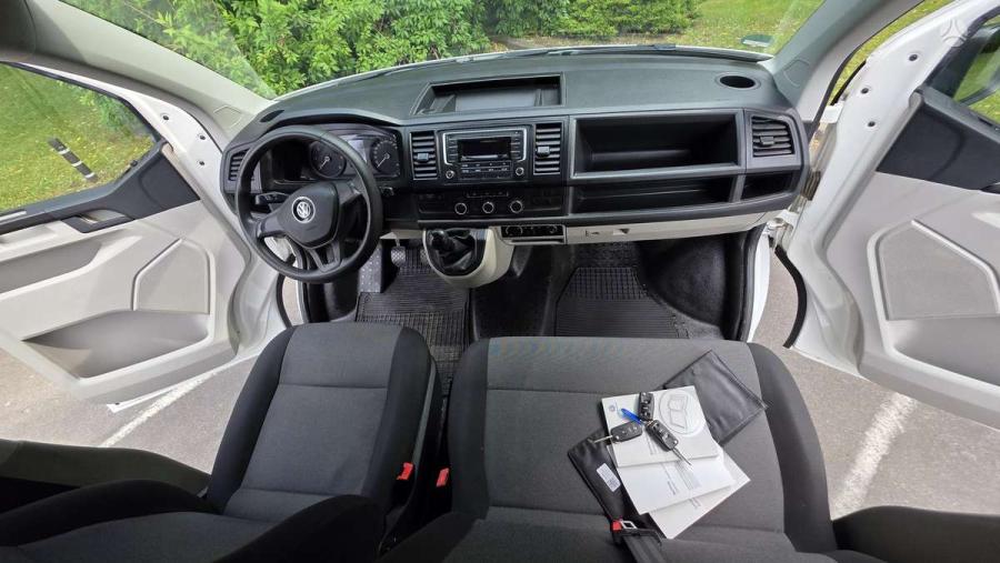White Volkswagen Transporter 2016 in Klaipeda, with an engine capacity of 2.00 L and mileage of 287 thousand km for 11990 €, photo 5 on AUTOMOTO.COM.LV