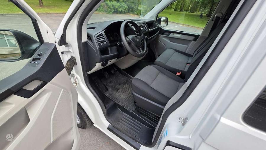 White Volkswagen Transporter 2016 in Klaipeda, with an engine capacity of 2.00 L and mileage of 287 thousand km for 11990 €, photo 9 on AUTOMOTO.COM.LV