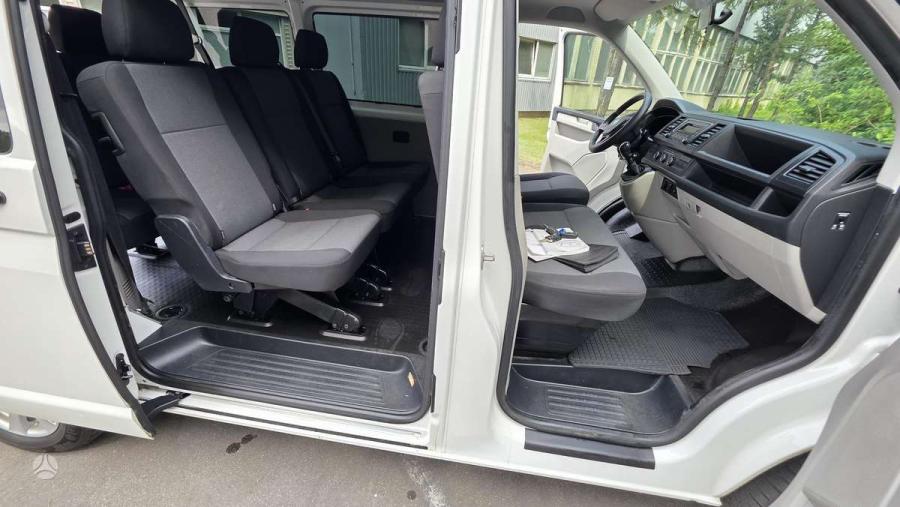 White Volkswagen Transporter 2016 in Klaipeda, with an engine capacity of 2.00 L and mileage of 287 thousand km for 11990 €, photo 10 on AUTOMOTO.COM.LV