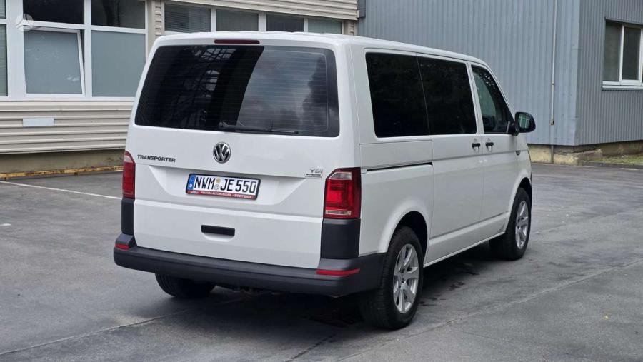White Volkswagen Transporter 2016 in Klaipeda, with an engine capacity of 2.00 L and mileage of 287 thousand km for 11990 €, photo 14 on AUTOMOTO.COM.LV